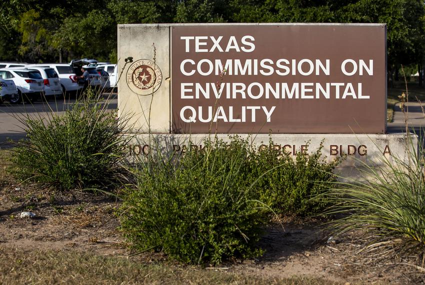 Unwritten rule at Texas agency protects polluters from citizen complaints | The Texas Tribune